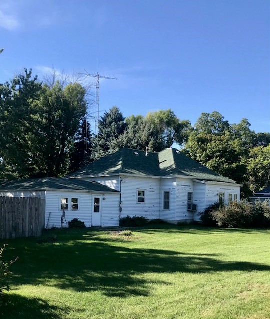 Front yard – North Iowa Real Estate